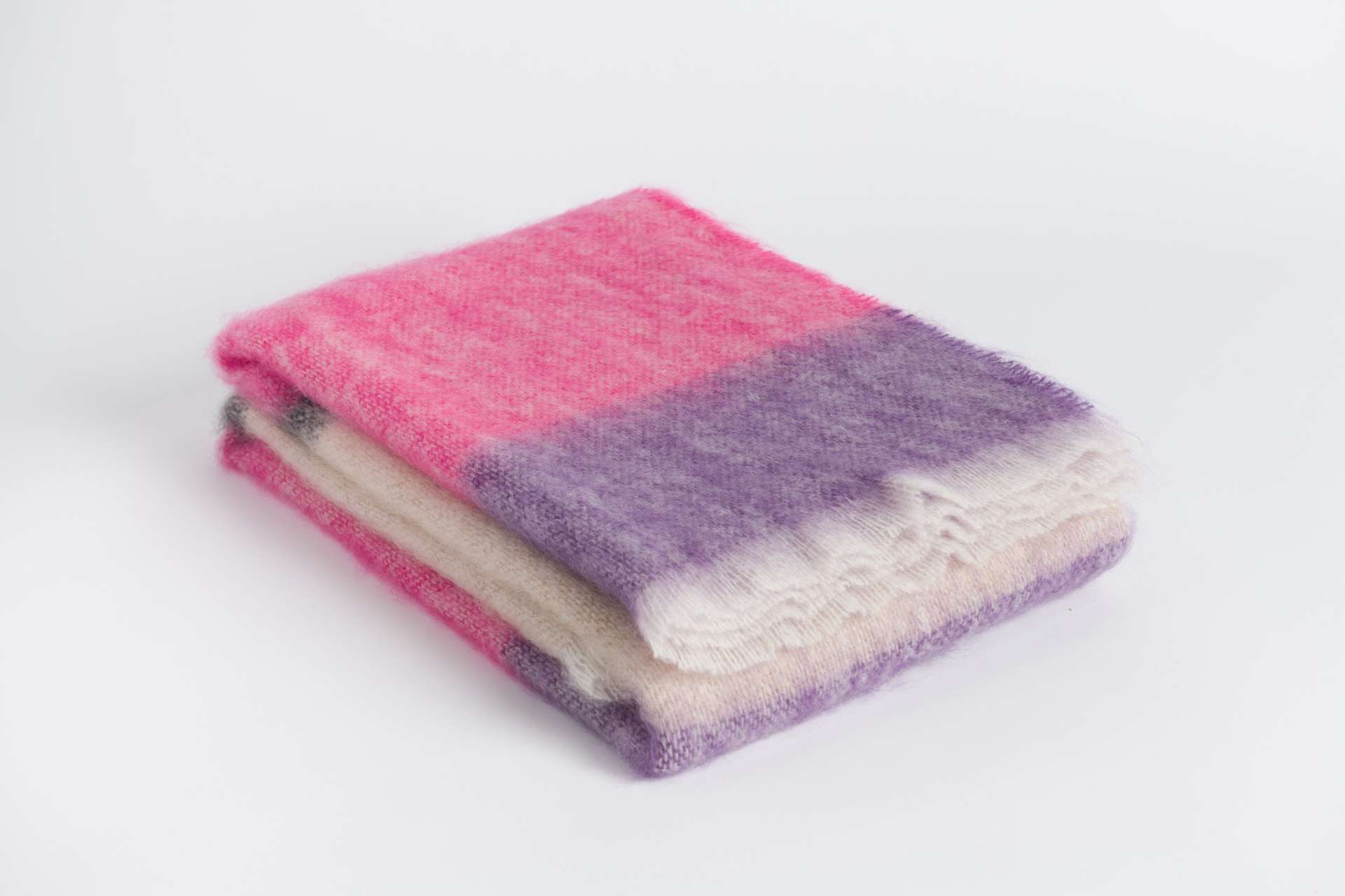 Raspberry Silare Mohair XThrow Blanket – Cushendale Woollen Mills